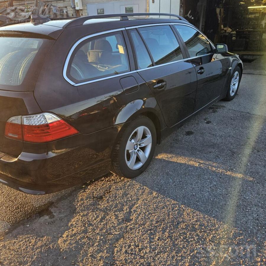 Black BMW 525 2008 in Riga, with an engine capacity of 3.00 L and mileage of 370 thousand km for 5700 €, photo 10 on AUTOMOTO.COM.LV