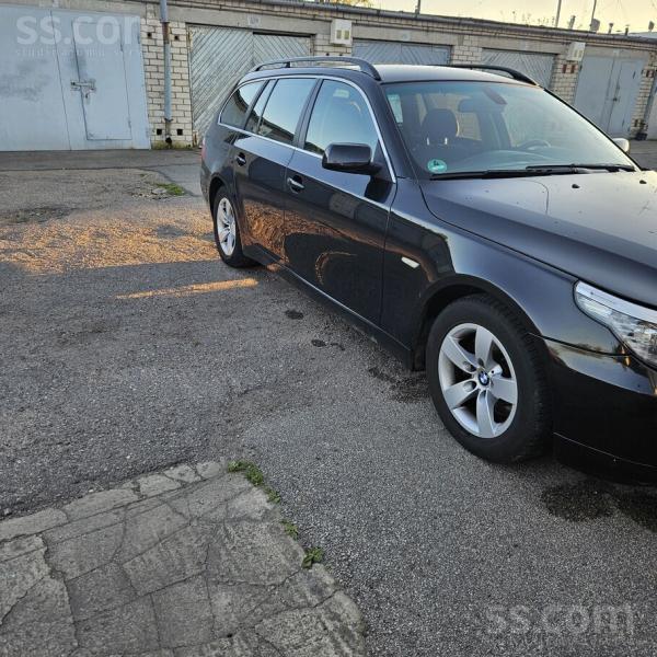 Черный БМВ 525 2008 в Рига, объемом двигателя 3.00 л и пробегом 370 тыс. км за 5700 €, фото 10 на AUTOMOTO.COM.LV