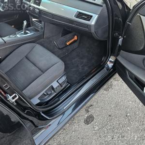 Black BMW 525 2008 in Riga, with an engine capacity of 3.00 L and mileage of 370 thousand km for 5700 €, photo 13 on AUTOMOTO.COM.LV