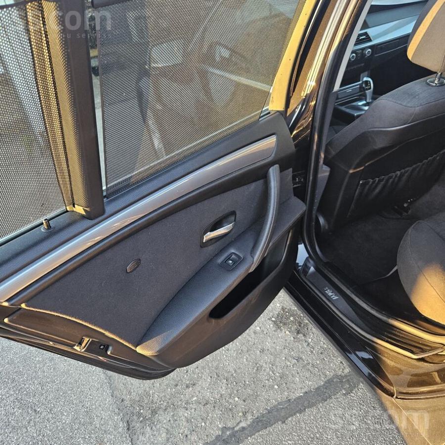 Black BMW 525 2008 in Riga, with an engine capacity of 3.00 L and mileage of 370 thousand km for 5700 €, photo 17 on AUTOMOTO.COM.LV