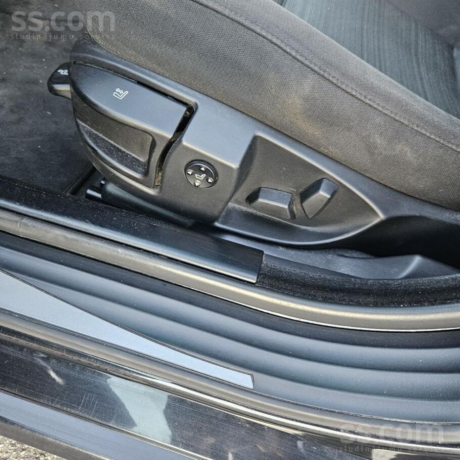Black BMW 525 2008 in Riga, with an engine capacity of 3.00 L and mileage of 370 thousand km for 5700 €, photo 19 on AUTOMOTO.COM.LV
