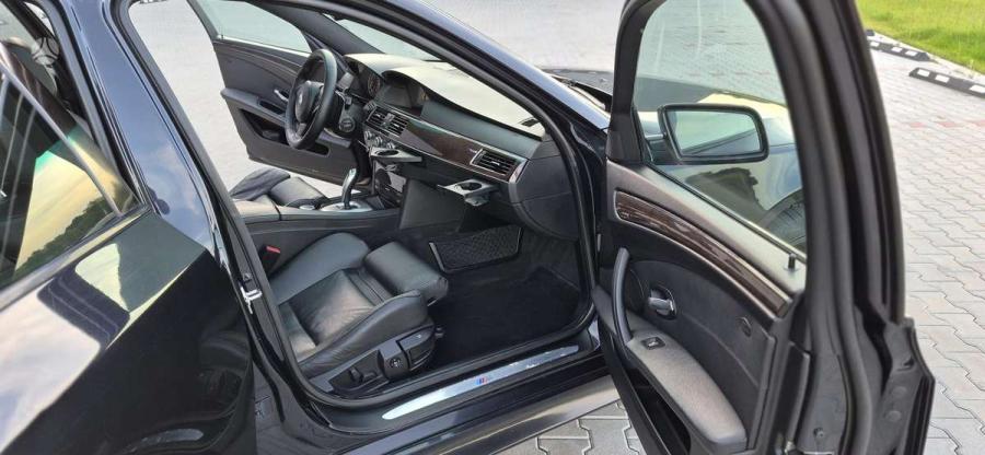 Black BMW 525 2008 in Siauliai, with an engine capacity of 2.99 L and mileage of 450 thousand km for 4900 €, photo 17 on AUTOMOTO.COM.LV