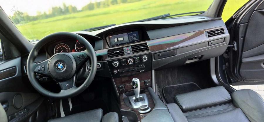 Black BMW 525 2008 in Siauliai, with an engine capacity of 2.99 L and mileage of 450 thousand km for 4900 €, photo 25 on AUTOMOTO.COM.LV