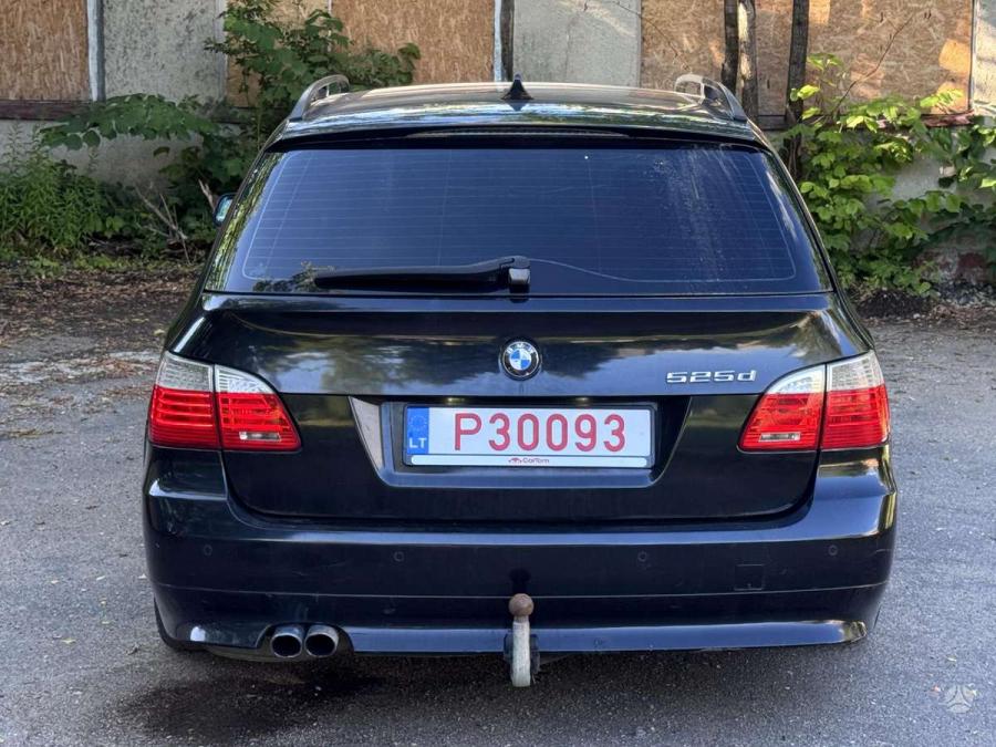 Melns BMW 525 2008 Viļņa, ar dzinēja tilpumu 2.99 L un nobraukumu 299 tūkst. km par 1950 €, foto 4 vietnē AUTOMOTO.COM.LV