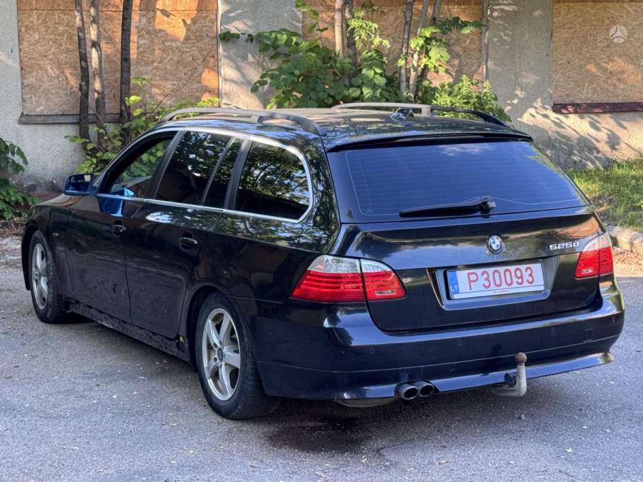 Melns BMW 525 2008 Viļņa, ar dzinēja tilpumu 2.99 L un nobraukumu 299 tūkst. km par 1950 €, foto 6 vietnē AUTOMOTO.COM.LV