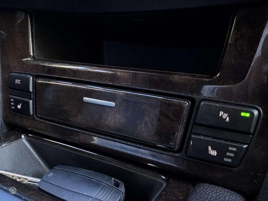 Melns BMW 525 2008 Viļņa, ar dzinēja tilpumu 2.99 L un nobraukumu 299 tūkst. km par 1950 €, foto 12 vietnē AUTOMOTO.COM.LV