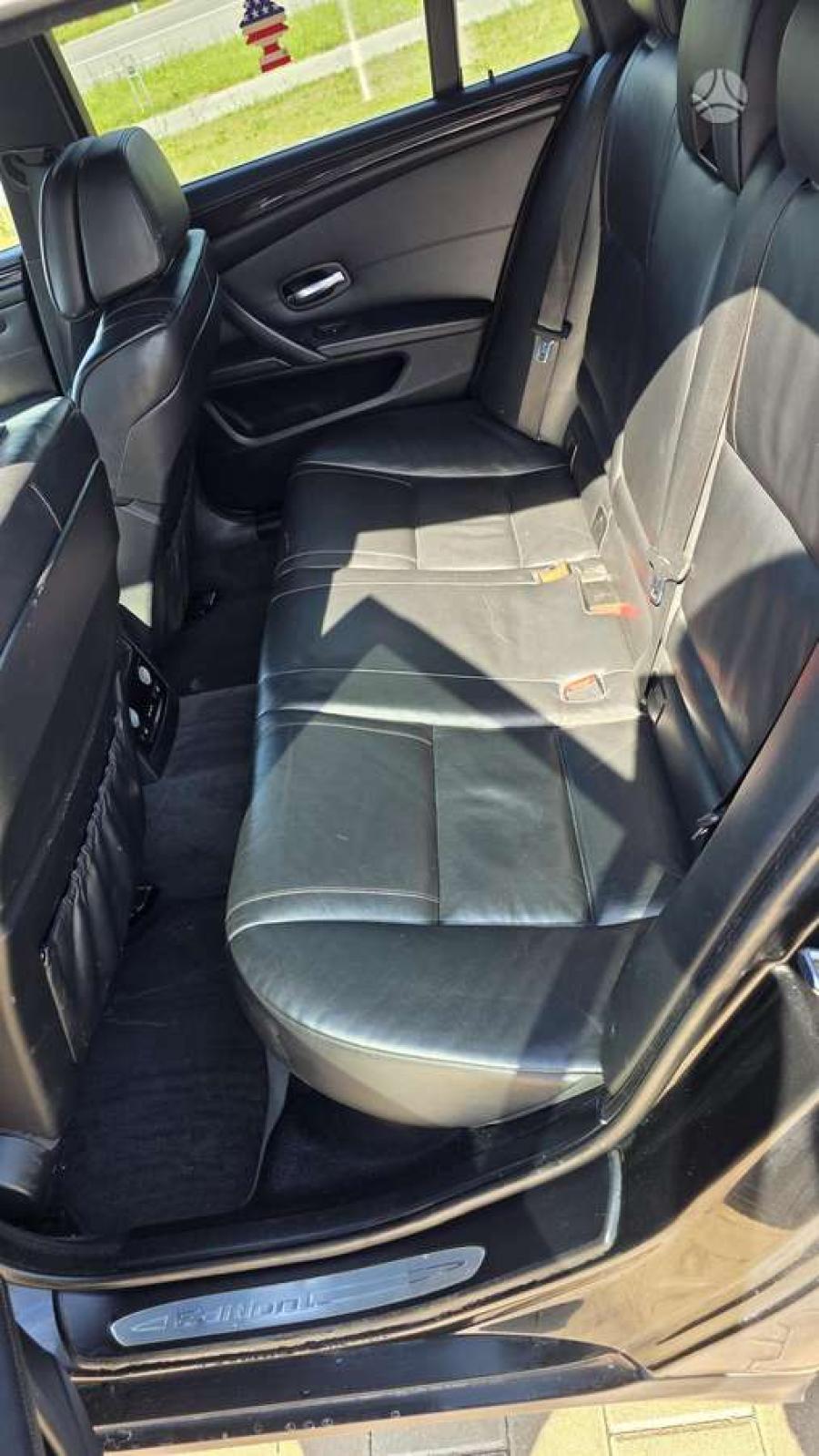 Melns BMW 525 2008 Šauļi, ar dzinēja tilpumu 2.99 L un nobraukumu 406 tūkst. km par 3850 €, foto 10 vietnē AUTOMOTO.COM.LV