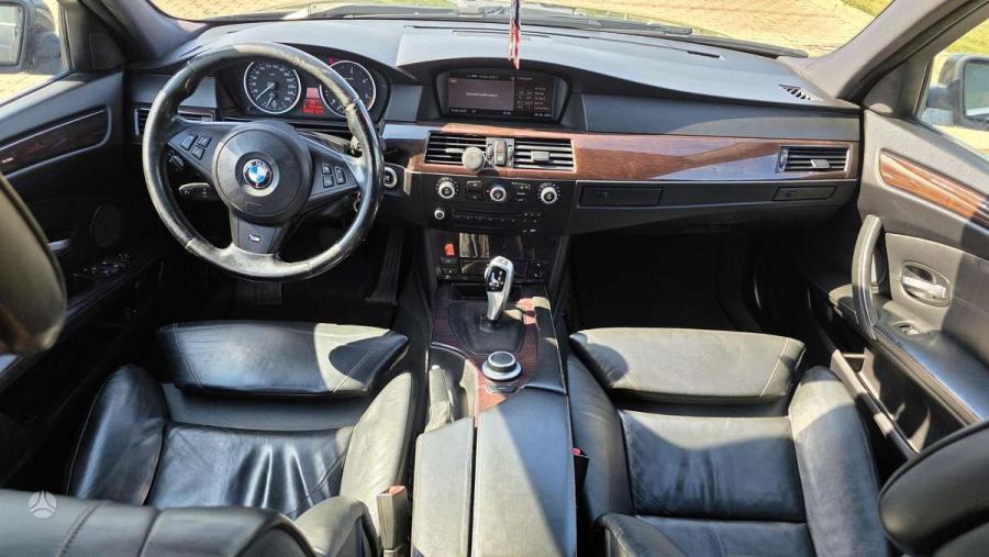 Melns BMW 525 2008 Šauļi, ar dzinēja tilpumu 2.99 L un nobraukumu 406 tūkst. km par 3850 €, foto 12 vietnē AUTOMOTO.COM.LV