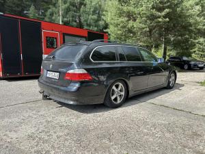 Melns BMW 525 2008 Viļņa, ar dzinēja tilpumu 3.00 L un nobraukumu 299 tūkst. km par 2100 €, foto 3 vietnē AUTOMOTO.COM.LV