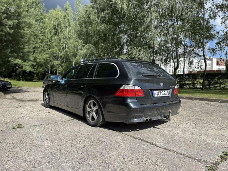 Melns BMW 525 2008 Viļņa, ar dzinēja tilpumu 3.00 L un nobraukumu 299 tūkst. km par 2100 €, foto 4 vietnē AUTOMOTO.COM.LV