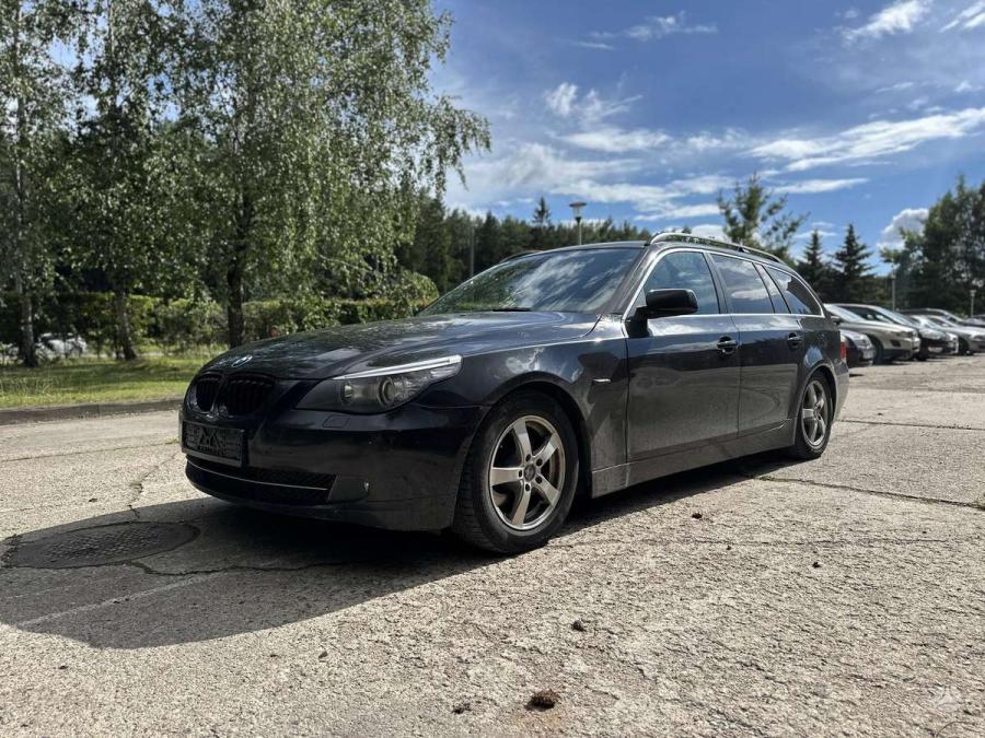 Melns BMW 525 2008 Viļņa, ar dzinēja tilpumu 3.00 L un nobraukumu 299 tūkst. km par 2100 €, foto 5 vietnē AUTOMOTO.COM.LV