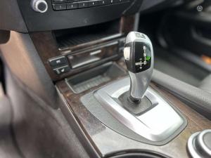 Melns BMW 525 2008 Viļņa, ar dzinēja tilpumu 3.00 L un nobraukumu 299 tūkst. km par 2100 €, foto 9 vietnē AUTOMOTO.COM.LV