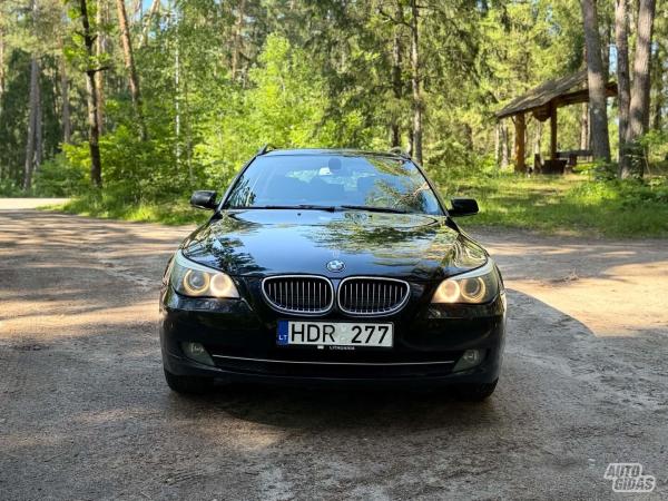 Melns BMW 525 2008 Kauņa, ar dzinēja tilpumu 3.00 L un nobraukumu 400 tūkst. km par 2690 €, foto 1 vietnē AUTOMOTO.COM.LV