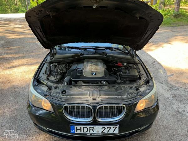 Melns BMW 525 2008 Kauņa, ar dzinēja tilpumu 3.00 L un nobraukumu 400 tūkst. km par 2690 €, foto 2 vietnē AUTOMOTO.COM.LV