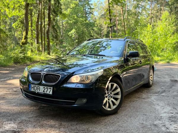 Melns BMW 525 2008 Kauņa, ar dzinēja tilpumu 3.00 L un nobraukumu 400 tūkst. km par 2690 €, foto 9 vietnē AUTOMOTO.COM.LV