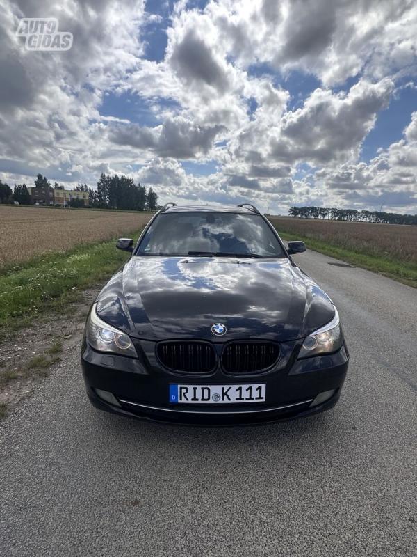 Melns BMW 525 2008 Šakiai, ar dzinēja tilpumu 3.00 L un nobraukumu 369 tūkst. km par 3900 €, foto 3 vietnē AUTOMOTO.COM.LV