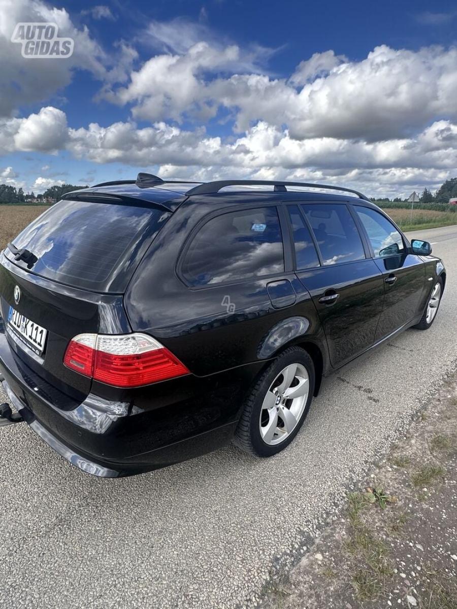 Black BMW 525 2008 in Sakiai, with an engine capacity of 3.00 L and mileage of 369 thousand km for 3900 €, photo 8 on AUTOMOTO.COM.LV