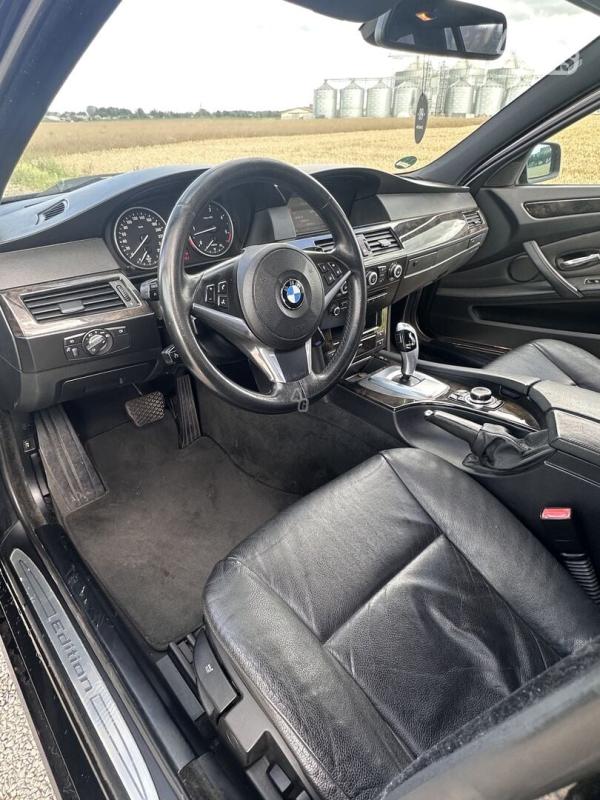 Melns BMW 525 2008 Šakiai, ar dzinēja tilpumu 3.00 L un nobraukumu 369 tūkst. km par 3900 €, foto 9 vietnē AUTOMOTO.COM.LV