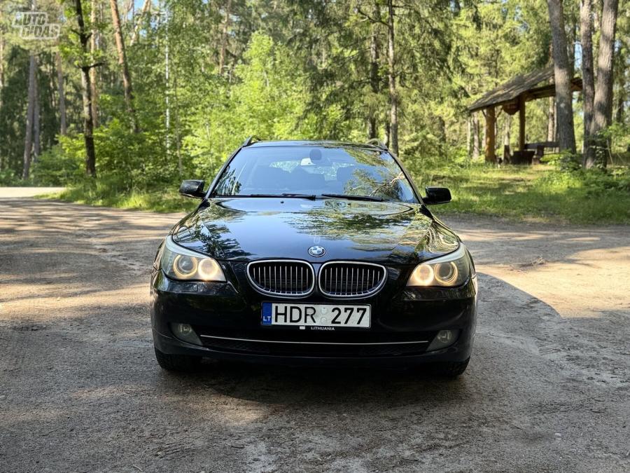 Melns BMW 525 2008 Kauņa, ar dzinēja tilpumu 3.00 L un nobraukumu 400 tūkst. km par 2690 €, foto 7 vietnē AUTOMOTO.COM.LV