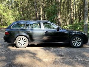 Melns BMW 525 2008 Kauņa, ar dzinēja tilpumu 3.00 L un nobraukumu 400 tūkst. km par 2690 €, foto 10 vietnē AUTOMOTO.COM.LV
