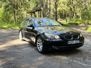 Melns BMW 525 2008 Kauņa, ar dzinēja tilpumu 3.00 L un nobraukumu 400 tūkst. km par 2690 €, foto 13 vietnē AUTOMOTO.COM.LV