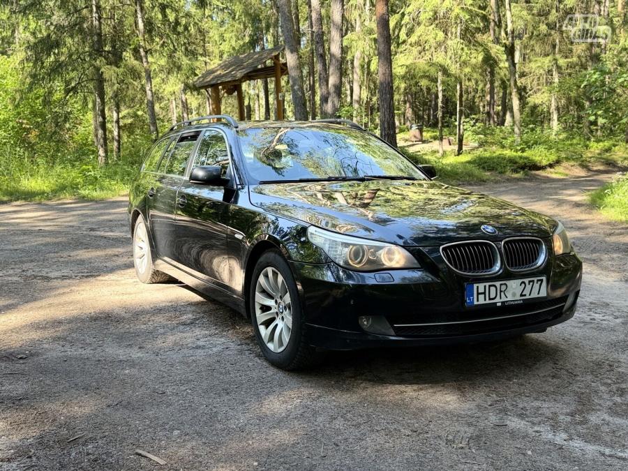 Melns BMW 525 2008 Kauņa, ar dzinēja tilpumu 3.00 L un nobraukumu 400 tūkst. km par 2690 €, foto 13 vietnē AUTOMOTO.COM.LV