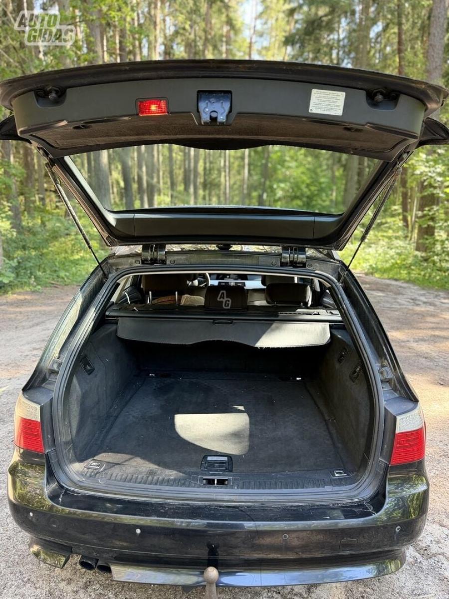 Melns BMW 525 2008 Kauņa, ar dzinēja tilpumu 3.00 L un nobraukumu 400 tūkst. km par 2690 €, foto 15 vietnē AUTOMOTO.COM.LV