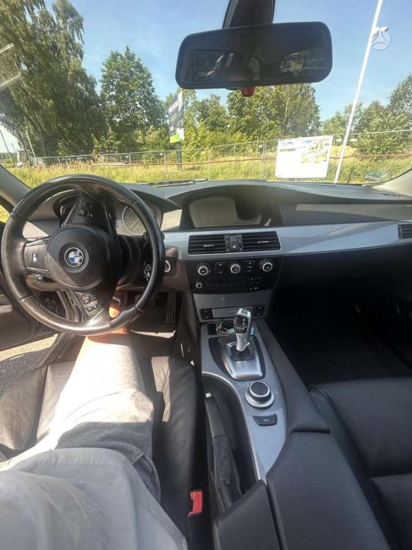 Black BMW 525 2008 in Vilnius, with an engine capacity of 2.99 L and mileage of 415 thousand km for 4490 €, photo 5 on AUTOMOTO.COM.LV