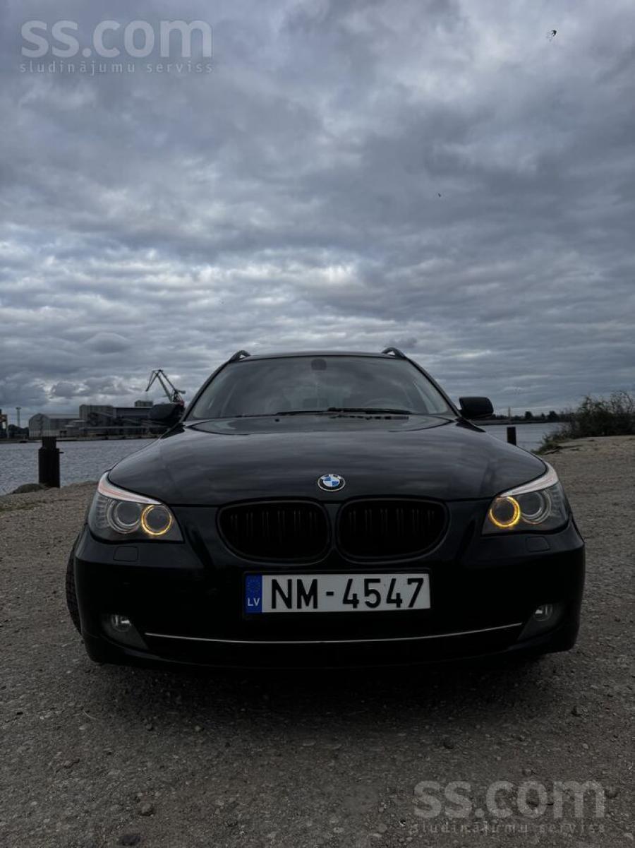 Black BMW 525 2008 in Riga, with an engine capacity of 3.00 L and mileage of 377 thousand km for 5150 €, photo 1 on AUTOMOTO.COM.LV