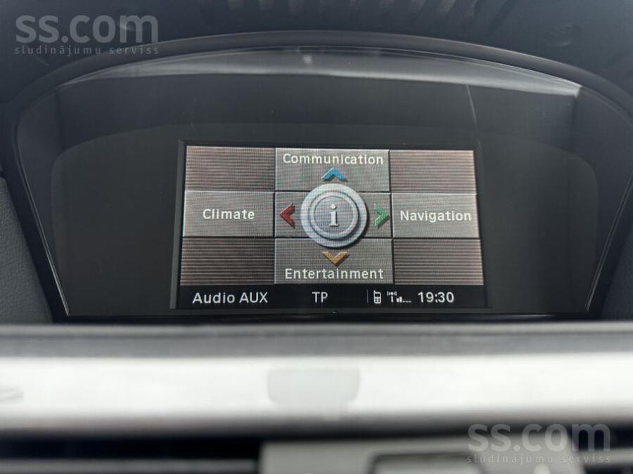 Black BMW 525 2008 in Riga, with an engine capacity of 3.00 L and mileage of 377 thousand km for 5150 €, photo 11 on AUTOMOTO.COM.LV