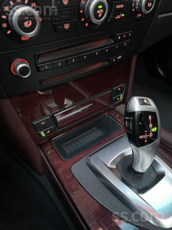 Melns BMW 525 2008 Ventspils, ar dzinēja tilpumu 3.00 L un nobraukumu 379 tūkst. km par 5990 €, foto 10 vietnē AUTOMOTO.COM.LV