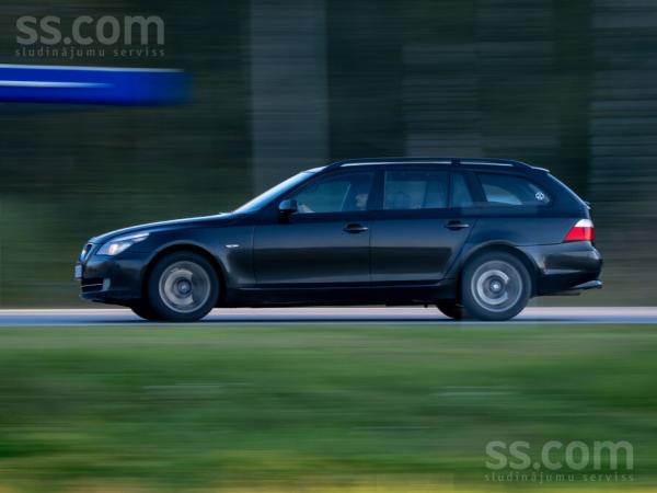 Melns BMW 525 2008 Jelgava, ar dzinēja tilpumu 3.00 L un nobraukumu 384 tūkst. km par 3500 €, foto 1 vietnē AUTOMOTO.COM.LV