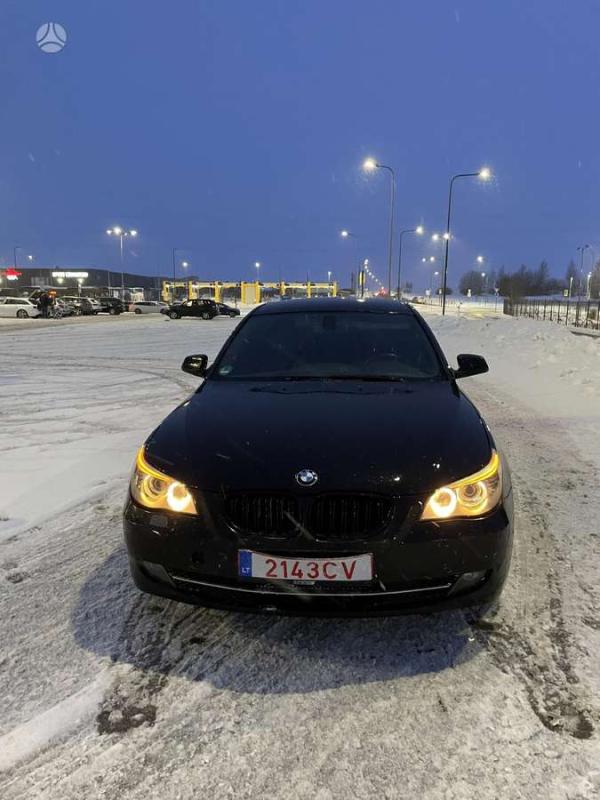 Black BMW 525 2009 in Kaunas, with an engine capacity of 2.99 L and mileage of 372 thousand km for 4500 €, photo 1 on AUTOMOTO.COM.LV