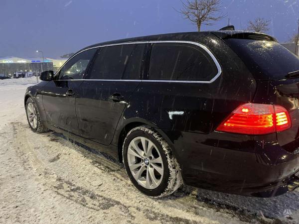 Black BMW 525 2009 in Kaunas, with an engine capacity of 2.99 L and mileage of 372 thousand km for 4500 €, photo 5 on AUTOMOTO.COM.LV