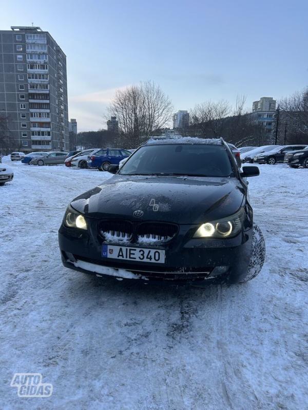Black BMW 525 2009 in Vilnius, with an engine capacity of 3.00 L and mileage of 350 thousand km for 3400 €, photo 1 on AUTOMOTO.COM.LV