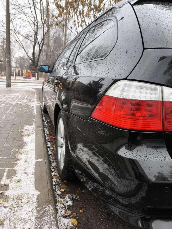 Black BMW 525 2009 in Vilnius, with an engine capacity of 2.99 L and mileage of 292 thousand km for 6500 €, photo 2 on AUTOMOTO.COM.LV