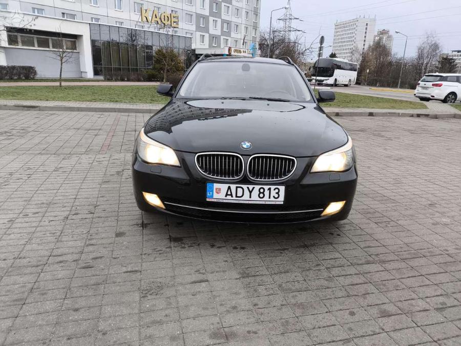Melns BMW 525 2009 Viļņa, ar dzinēja tilpumu 2.99 L un nobraukumu 292 tūkst. km par 6500 €, foto 13 vietnē AUTOMOTO.COM.LV