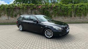 Black BMW 525 2009 in Jelgava, with an engine capacity of 3.00 L and mileage of 329 thousand km for 4400 €, photo  on AUTOMOTO.COM.LV