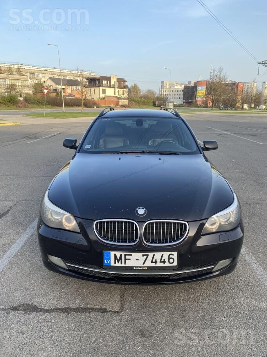 Melns BMW 525 2009 Rīga, ar dzinēja tilpumu 3.00 L un nobraukumu 500 tūkst. km par 4150 €, foto 1 vietnē AUTOMOTO.COM.LV