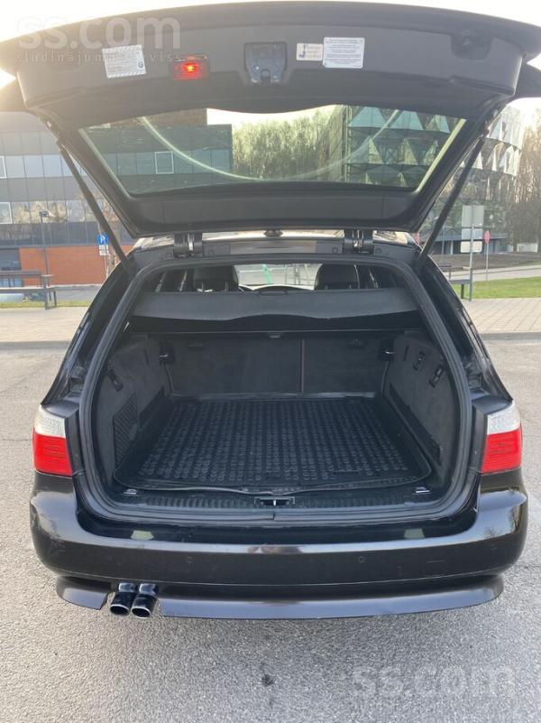 Melns BMW 525 2009 Rīga, ar dzinēja tilpumu 3.00 L un nobraukumu 500 tūkst. km par 4150 €, foto 5 vietnē AUTOMOTO.COM.LV