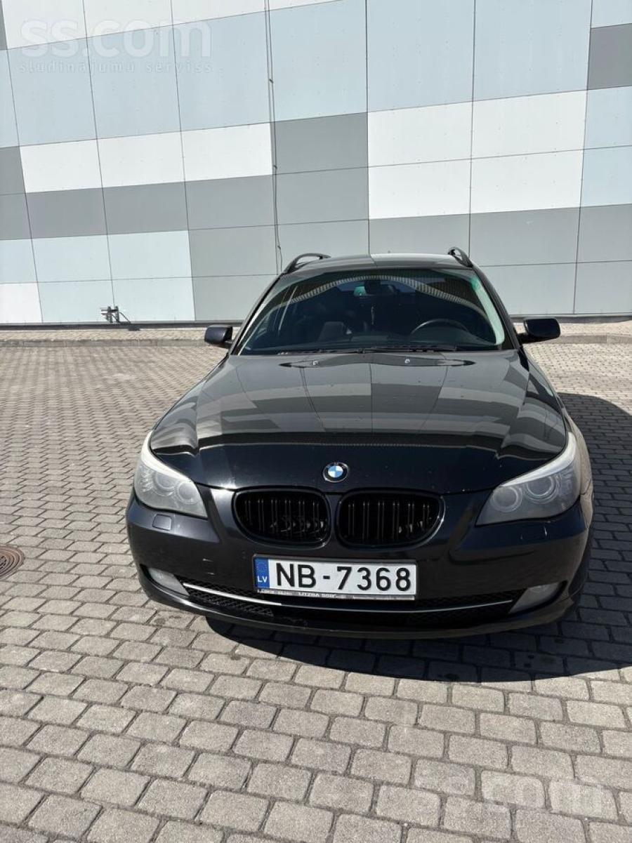 Melns BMW 525 2009 Dobele, ar dzinēja tilpumu 3.00 L un nobraukumu 277 tūkst. km par 6050 €, foto 3 vietnē AUTOMOTO.COM.LV