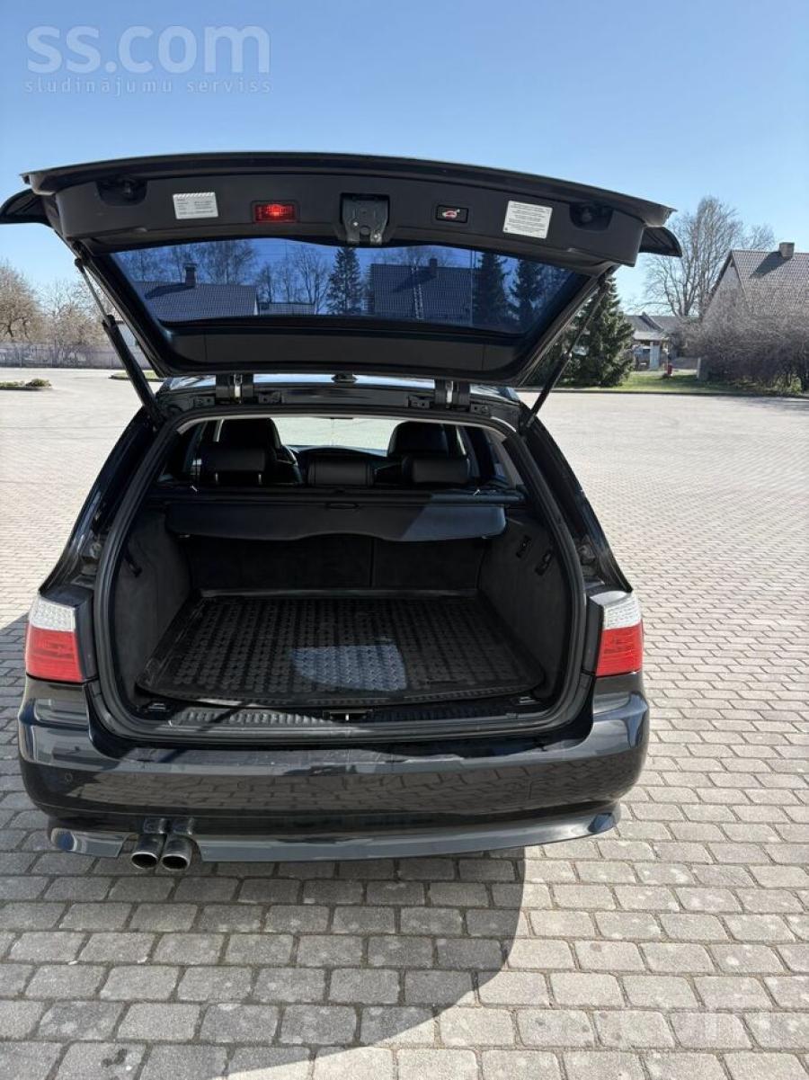 Melns BMW 525 2009 Dobele, ar dzinēja tilpumu 3.00 L un nobraukumu 277 tūkst. km par 6050 €, foto 9 vietnē AUTOMOTO.COM.LV