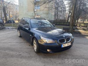Melns BMW 525 2009 Rīga, ar dzinēja tilpumu 3.00 L un nobraukumu 420 tūkst. km par 6300 €, foto  vietnē AUTOMOTO.COM.LV