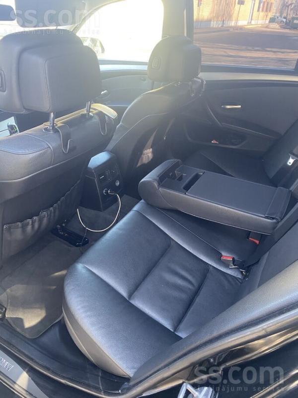 Black BMW 525 2009 in Riga, with an engine capacity of 3.00 L and mileage of 420 thousand km for 6300 €, photo 4 on AUTOMOTO.COM.LV