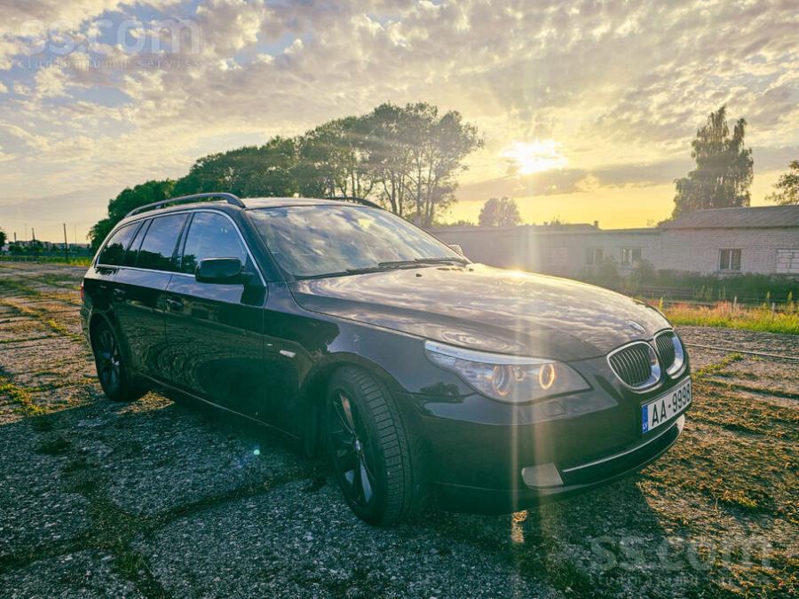 Black BMW 525 2009 in Ventspils, with an engine capacity of 3.00 L and mileage of 360 thousand km for 4695 €, photo 1 on AUTOMOTO.COM.LV
