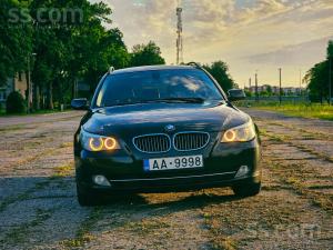 Black BMW 525 2009 in Ventspils, with an engine capacity of 3.00 L and mileage of 360 thousand km for 4695 €, photo 3 on AUTOMOTO.COM.LV