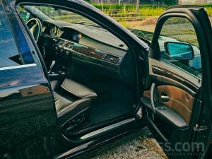 Black BMW 525 2009 in Ventspils, with an engine capacity of 3.00 L and mileage of 360 thousand km for 4695 €, photo 9 on AUTOMOTO.COM.LV