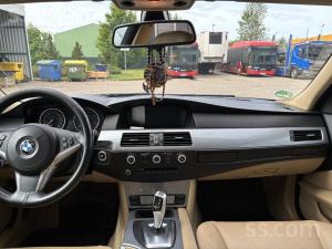 Melns BMW 525 2009 Daugavpils, ar dzinēja tilpumu 3.00 L un nobraukumu 365 tūkst. km par 7150 €, foto 12 vietnē AUTOMOTO.COM.LV