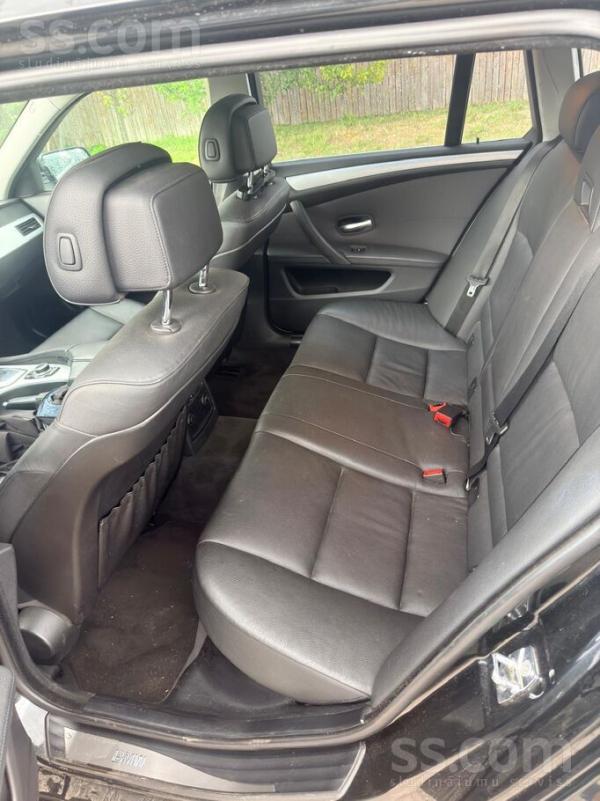 Black BMW 525 2009 in Rezekne, with an engine capacity of 3.00 L and mileage of 293 thousand km for 5950 €, photo 7 on AUTOMOTO.COM.LV