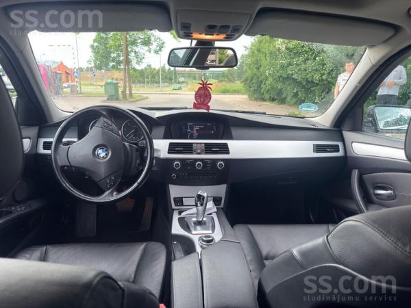 Black BMW 525 2009 in Rezekne, with an engine capacity of 3.00 L and mileage of 293 thousand km for 5950 €, photo 8 on AUTOMOTO.COM.LV